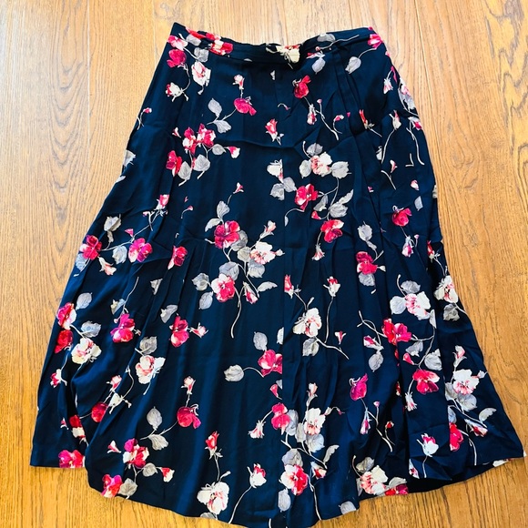 Koret | Skirts | Vintage Koret Navy Floral Midi Skirt | Poshmark